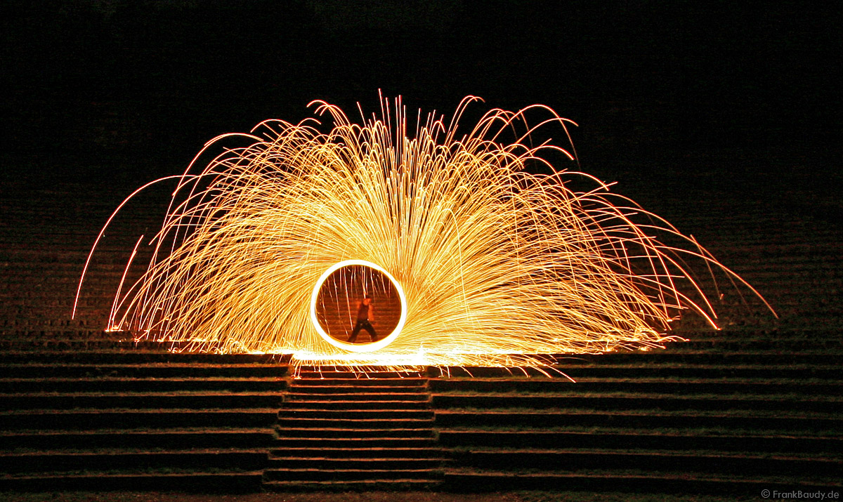 Fire in Motion - Magazin Seitenstopper