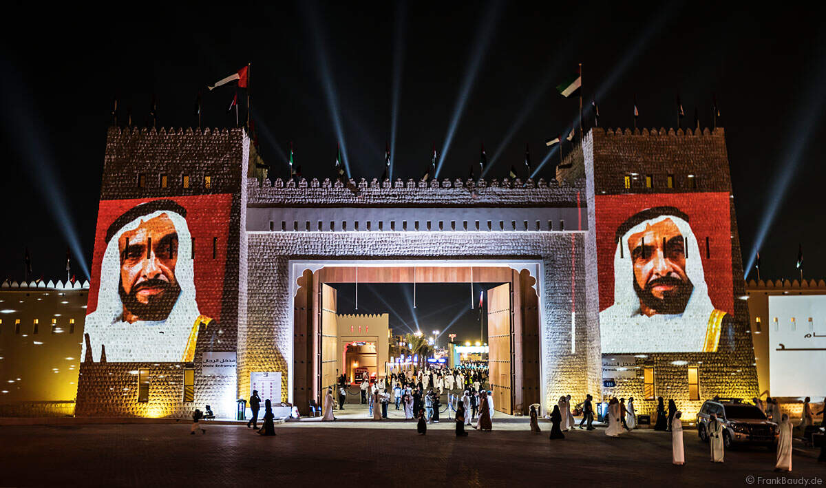 Sagenhaftes Wasserspektakel beim Sheikh Zayed Heritage Festival ...